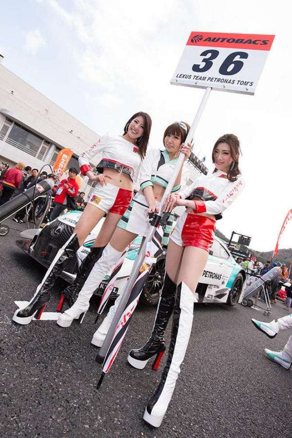 【省90元】黑卡会员专享：MIMEYOI 《碧蓝航线》威尔士亲王 桂冠的胜利竞速 1/4 完成品手办多少钱-什么值得买