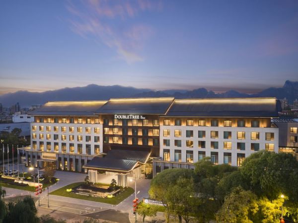 希尔顿酒店及度假村国内酒店_最强通兑，0门槛一住升金+保级两年！希尔顿酒店集团双11好货榜单-什么值得买