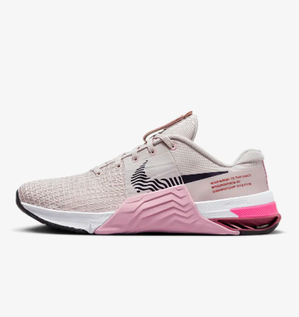 耐克运动户外_NIKE女王节直播预告！臻选好物低至5折！-什么值得买