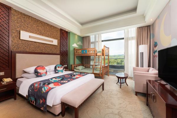 【省1441元】其他品牌国内住宿_包邮区自驾2h可达，小朋友能玩一天！长兴芳草地度假酒店 亲子园景大床房1晚套餐（含双早+瓦罐奶下午茶+旅拍券 ...